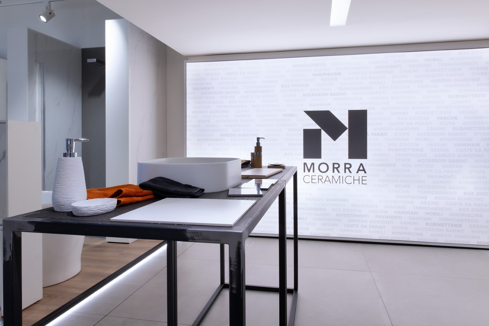 Il progetto dell’allestimento dello showroom Morra Ceramiche